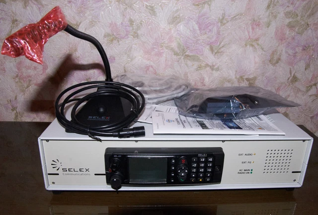 RADIO DE BASE Selex OTE FC3000 410-470 MHz TETRA avec répéteur ...