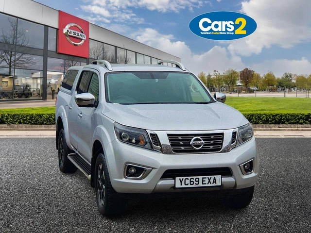 2019 NISSAN NAVARA Double Cab Pick Up Tekna 2.3dCi 190 TT 4WD Auto ...