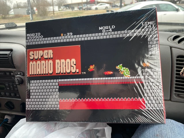 NINTENDO SUPER MARIO Bros Retro Gamer Collectors Box - SMRTROBX21Q3TG £ ...