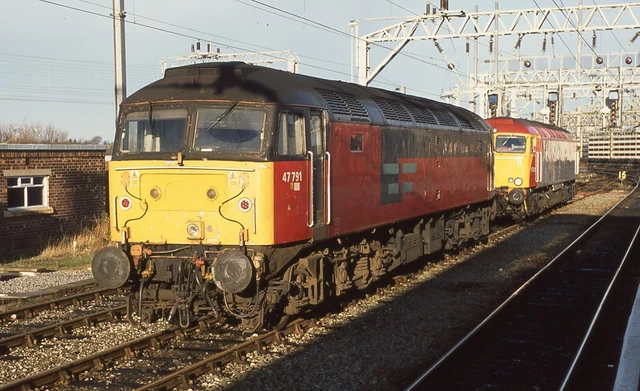 ORIGINAL COLOUR SLIDE, Class 47, 47791, red livery, Stockport, Dec 03 £ ...