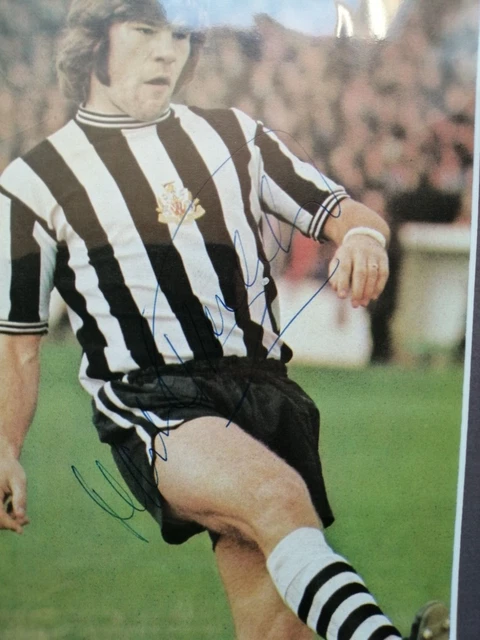MALCOLM MACDONALD NEWCASTLE UNITED ENGLAND 1970S MOUNTED DISPLAY 10"x 8 ...