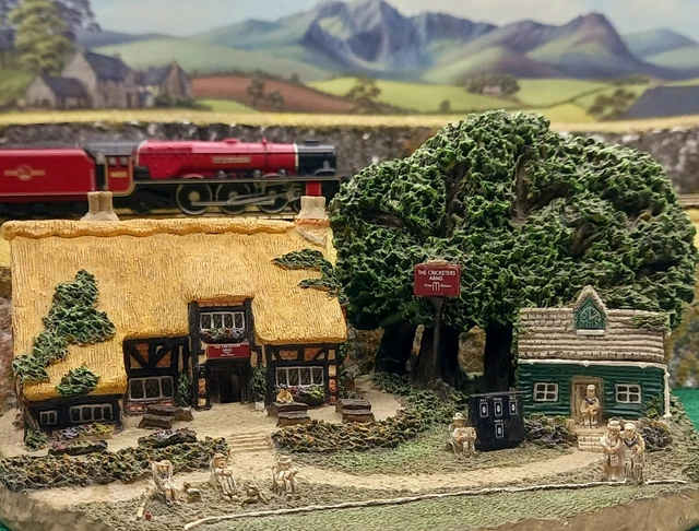 LARGE N SCALE Gauge Model Railway Village Cricket Club Pub Scene ...