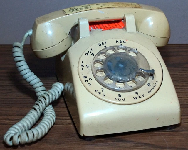 VINTAGE ITT BEIGE Tan Rotary Dial Desktop Telephone - Great Home Decor ...