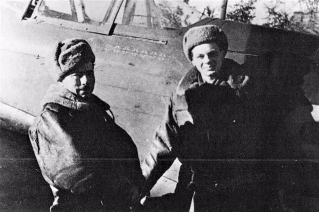 WW2 - NORMANDIE-NIEMEN - les pilotes Joseph Risso et Roland de La Poype ...