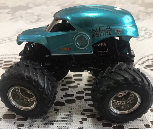 HOT WHEELS MONSTER JAM NEA POLICE NEW EARTH AUTHORITY 25th Anniversary ...