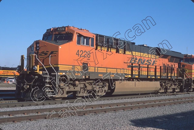 ORIGINAL DIA - BNSF ES44C4 4228 At Galesburg, IL. 9/18 EUR 3,20 ...