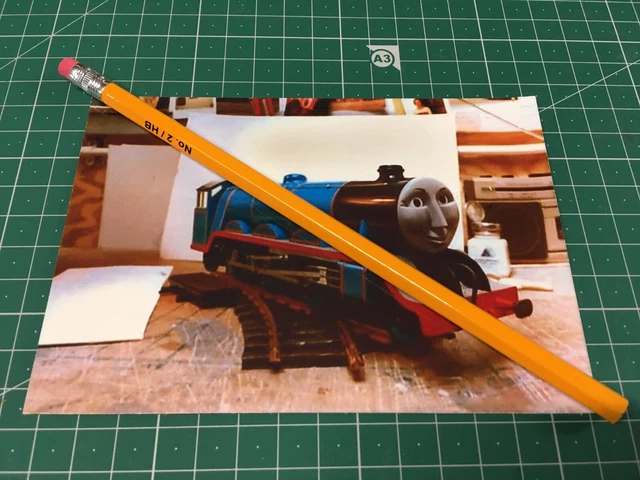 THOMAS & FRIENDS TV Series 4"x5.5" Behind the Scenes Gordon Pilot Model ...