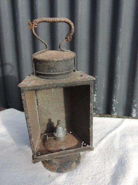 ANTIQUE MILITARY OIL Lantern Lamp Ww1 Ww2 Antique Petrol Lantern Lamp £ ...