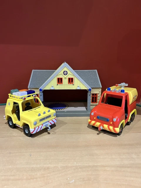 FIREMAN SAM FIRE Station + Two Vechiles - Venus and Large Yellow Jeep £ ...