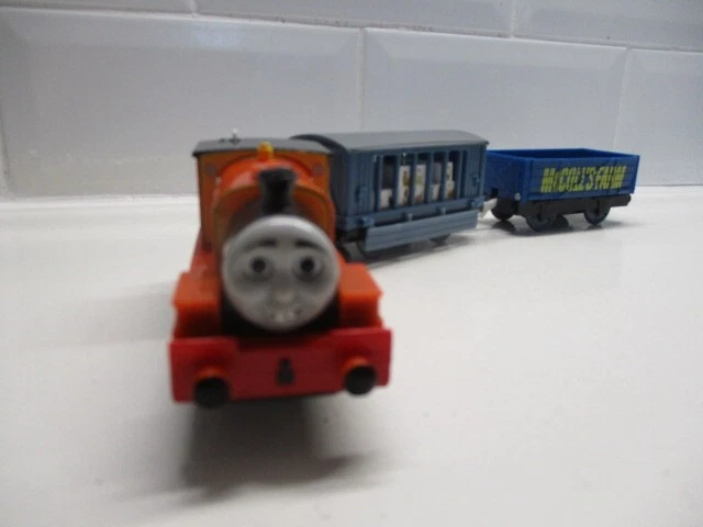 TOMY TRACKMASTER THOMAS the tank engine battery train billy & mccolls ...
