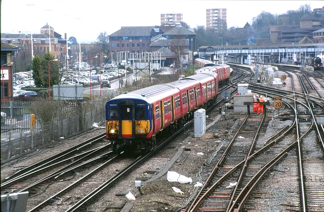 10047 COLOUR RAILWAY Slide Emu Class 455/7 5713 At Guildford 2010 £2.99 ...