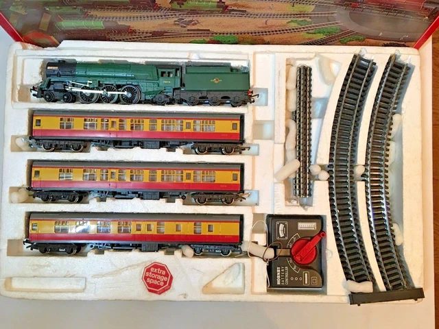 HORNBY IRON DUKE Train Set - Boxed plus 3 coaches - Blood/Custard £65. ...