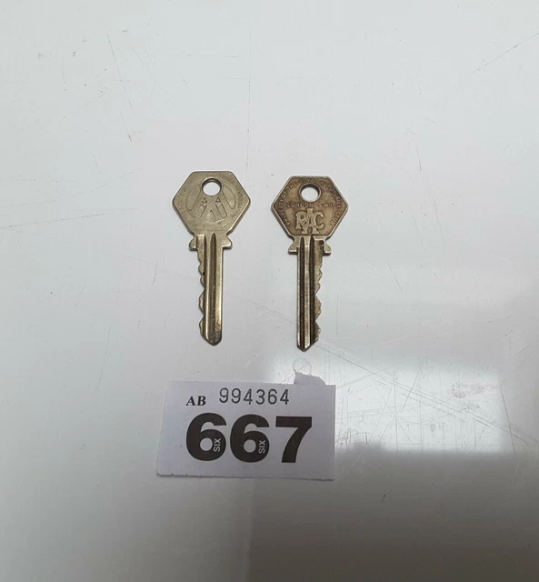 VINTAGE AA & Rac Telephone Box Key's # 667 £8.99 - PicClick UK
