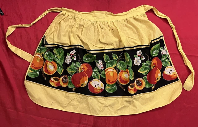 VINTAGE ST.MICHAEL COTTON Apron. 50’s/60’s. Length 19”Waist including ...