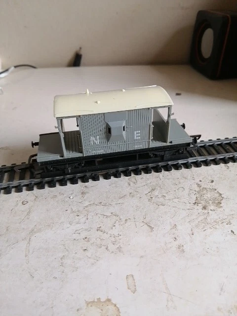 OO GAUGE LIMA 305621 LNER 20-ton brake van in NE grey EUR 5,79 ...