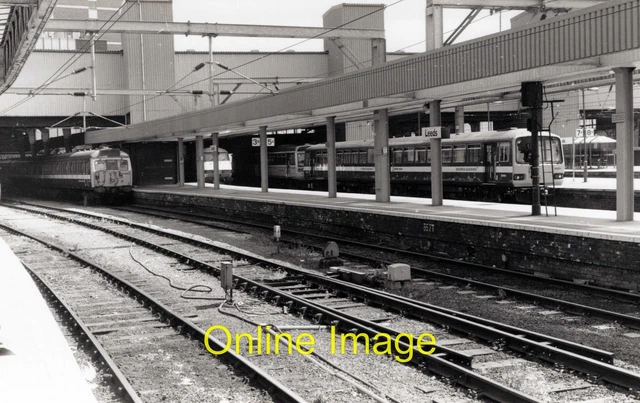 PHOTO RAILWAY CLASS 308 EMU at Leeds Station Platform 3A 31/5/1997 £4. ...