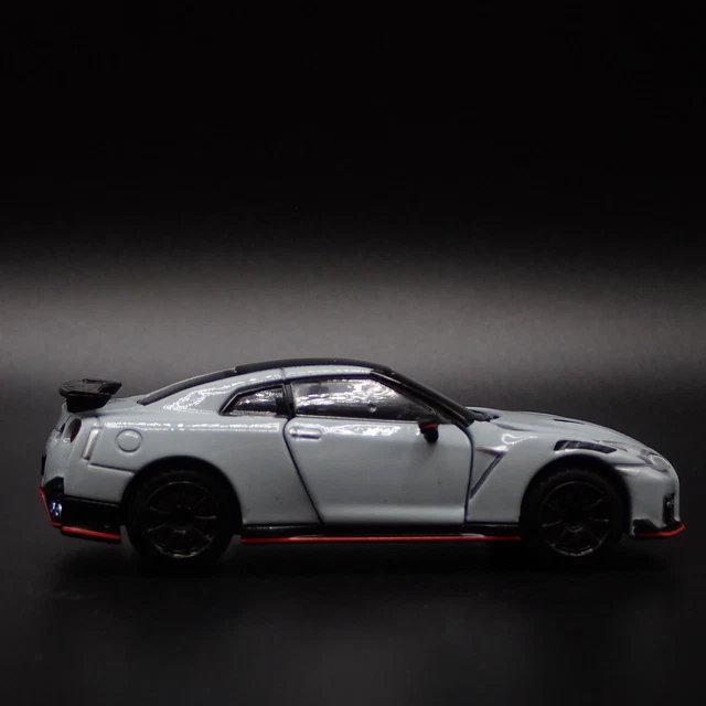 NISSAN GTR R35 Nismo Rare 1:64 Scale Collectible Diorama Diecast ...