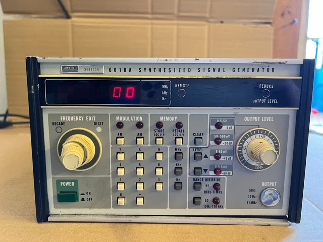 FLUKE 6010A SYNTHESIZED Signal Generator (R6) £129.00 - PicClick UK