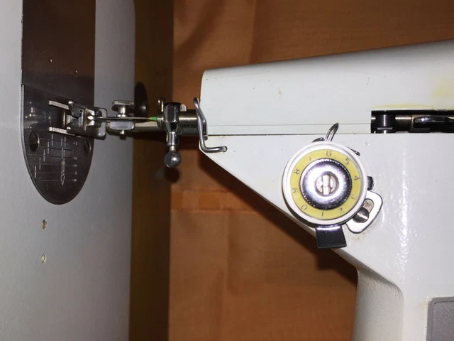 MACCHINA DA CUCIRE SINGER anni 70 EUR 150,00 - PicClick IT