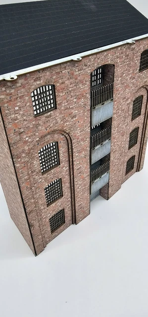 MODELUX OO GAUGE 'London Western Gateway' Warehouse kit - low relief £7 ...