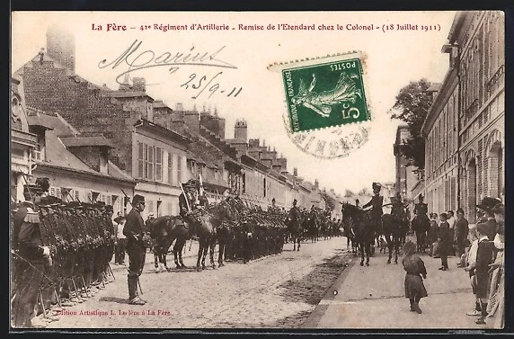 CPA LA FÈRE, 42e Régiment d´Artillerie, Remise de l´Etendard chez le ...