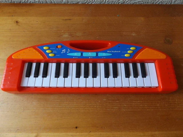 TOY MINI Keyboard With Instrument Sounds. Demo Tunes And Record And ...