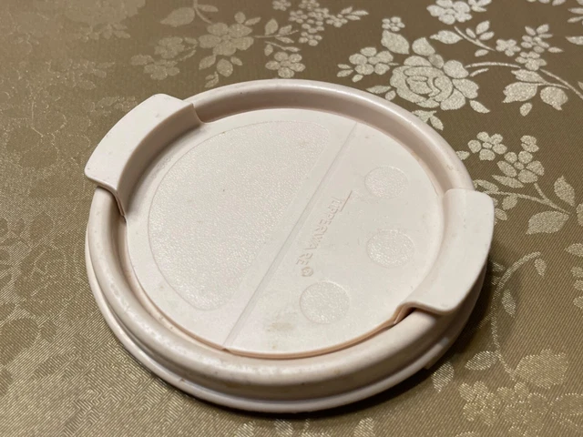 TUPPERWARE MODULAR MATE Cheese Shaker SHAKE N POUR Ivory Rose LID ...