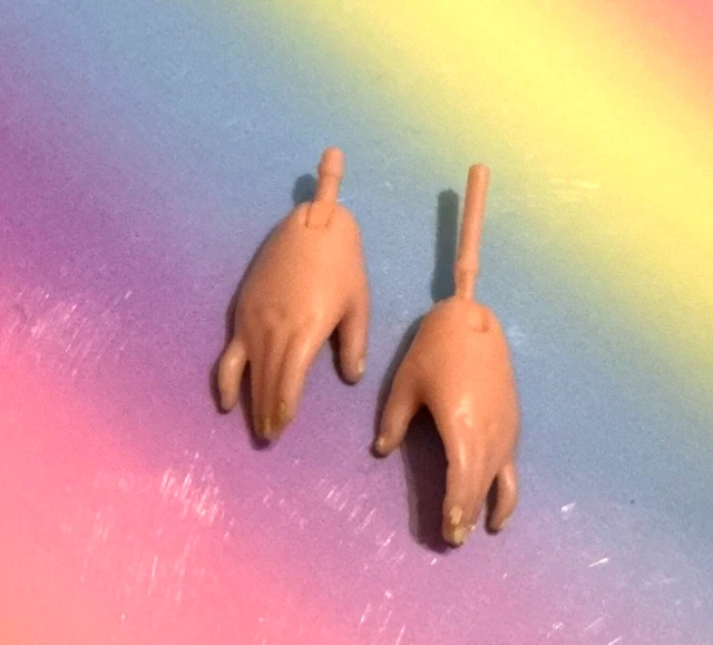 🌈 RAINBOW HIGH Doll Spare HANDS Pair DELILAH Fields Yellow Nails ...
