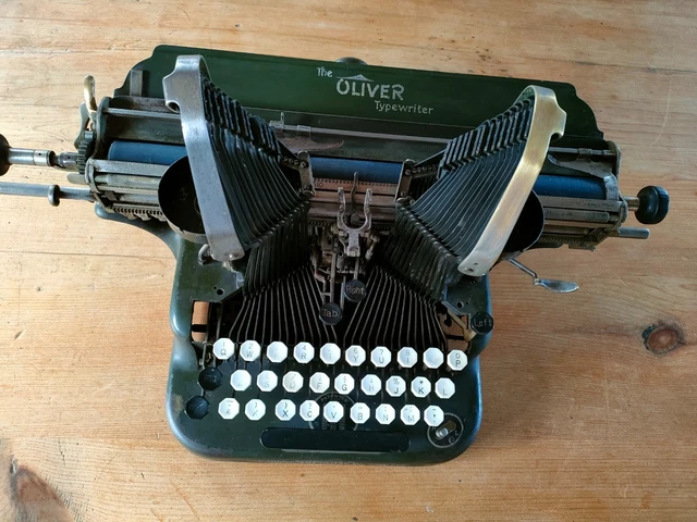 OLIVER BATWING TYPEWRITER £50.21 - PicClick UK