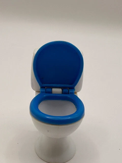 DOLLS HOUSE MINIATURE 2” toilet plastic with closing lid and seat £10. ...