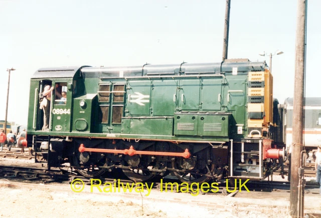 RAILWAY PHOTO 6X4 Class 08 08944 BR Green Reading c1987 £2.00 - PicClick UK