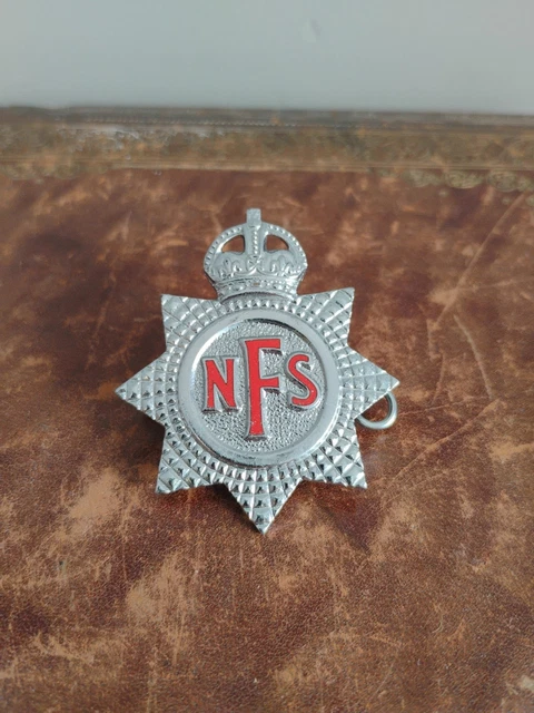 WW2 NATIONAL FIRE Service NFS Star Cap Badge Crown Silver Metal Red ...