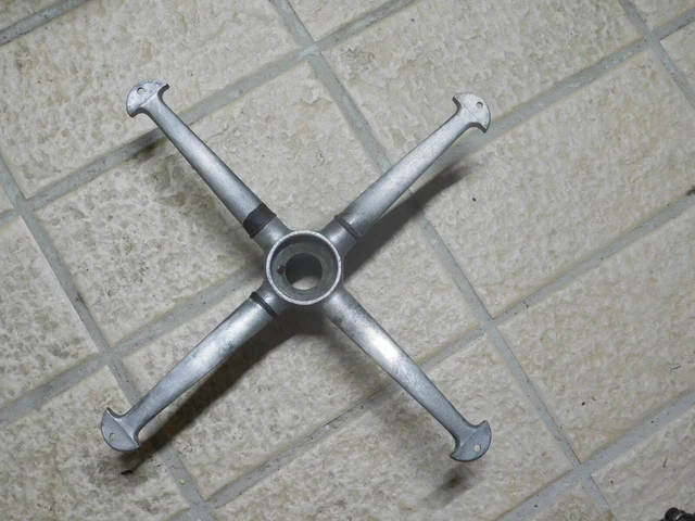 ANCIEN VOLANT DES années 1930 alumium CITROEN AC4 ou autres modeles EUR ...