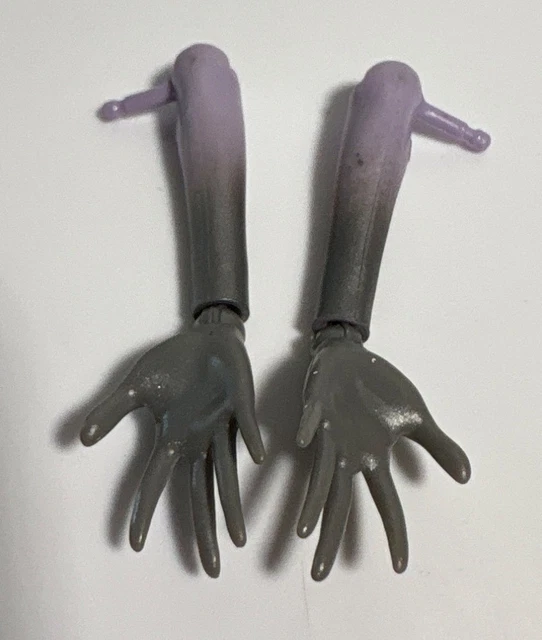 MONSTER HIGH LEFT & Right Hands With Forearms Twyla Boogeyman Doll ...