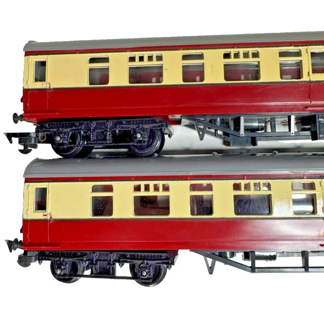 RAKE OF 2 Triang M24001 composite coaches Maroon and Cream Boxed OO £20 ...