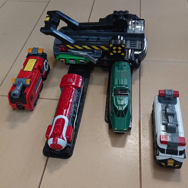 RESSHA SENTAI TOQGER Henshin Breath DX Toq Changer and Train Set £93.84 ...