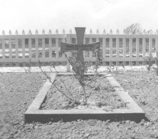 FOTO SOLDATEN FRIEDHÖFE Grab Soldatengrab, irgendwo 15x10 EUR 1,00 ...