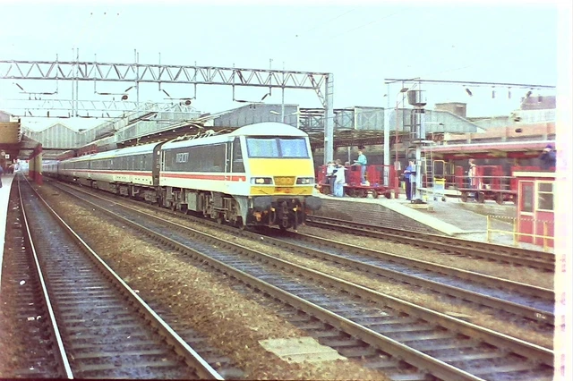 35MM RAILWAY COLOUR Negative Class 90 014 at Crewe £1.95 - PicClick UK