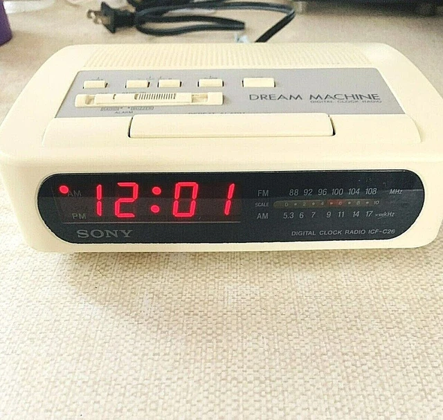 VINTAGE SONY DREAM Machine FM/AM Digital Clock Radio and Alarm ICF- C26 ...