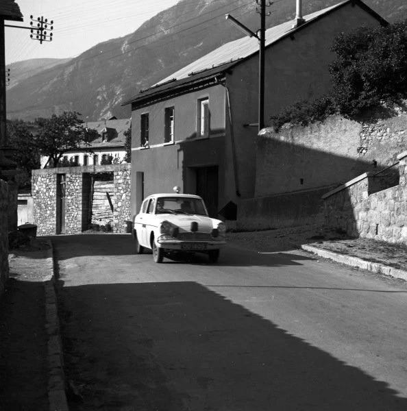 ANNE HALL & Val Domleo, Ford Anglia Rally Car 1962 Motor Racing Old ...