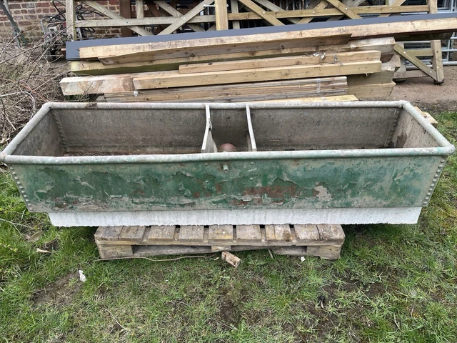VINTAGE GALVANISED WATER Tank Planter Riveted Trough £104.72 - PicClick UK