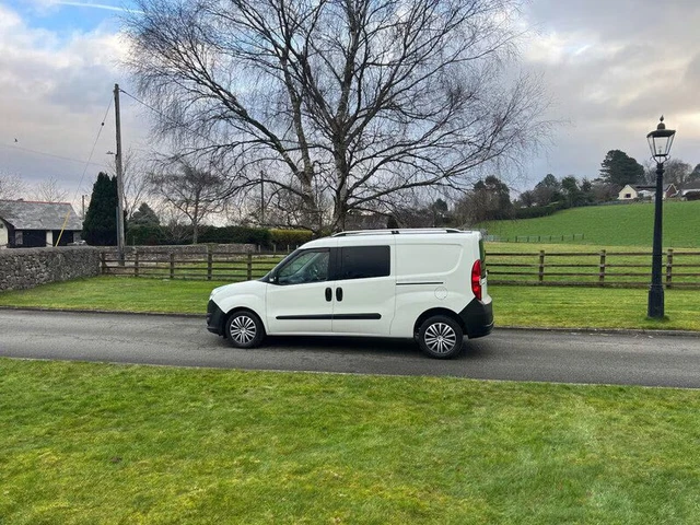 VAUXHALL COMBO 2300 L2h1 Cdti Crew Van Diesel Manual £9,950.00 ...