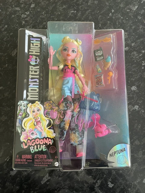 MONSTER HIGH LAGOONA Blue Doll Includes Pet Fish Neptuna and ...