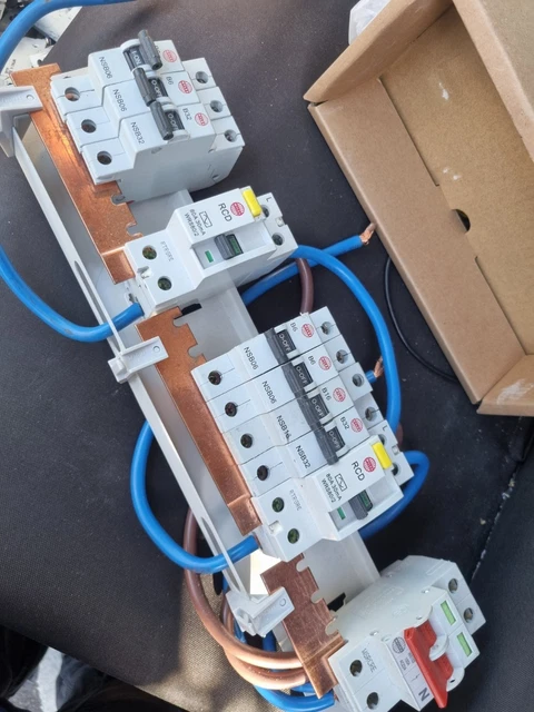 WYLEX CONSUMER UNIT/FUSEBOX/MCB/RCD/BUSBAR/RCD tails Red clip £21.50 ...