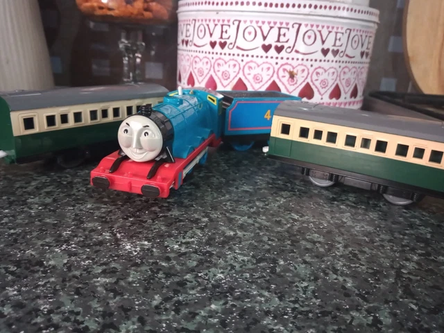 THOMAS AND FRIENDS Tomy Trackmaster motorized battery operated Gordon ...