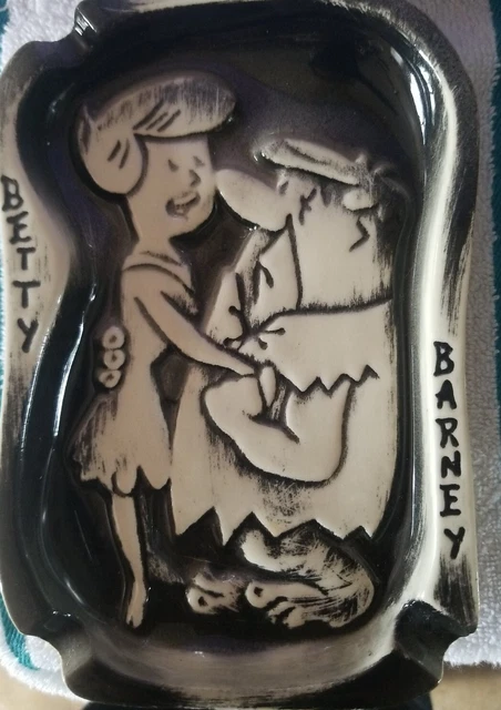 THE FLINTSTONES 1961 RARE! Betty & Barney Arrow Ceramic Ashtray Hanna ...