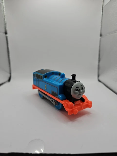 TRACKMASTER REVOLUTION THOMAS The Tank Engine Battery Train (Glow In ...
