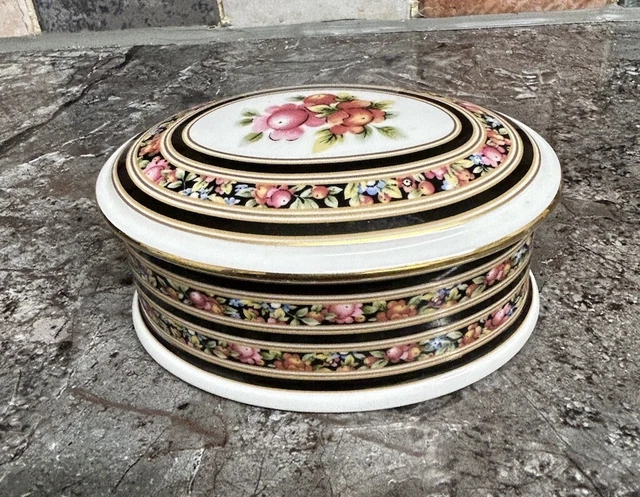 WEDGWOOD CLIO BONE China Trinket Box Lidded Dish Made In England 1992 ...