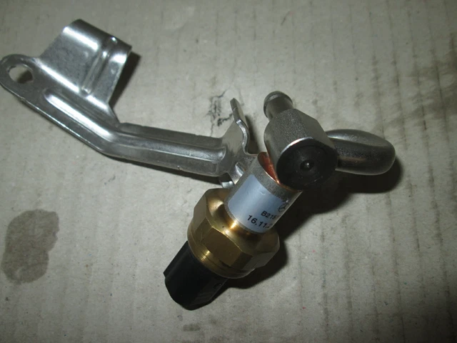 MERCEDES BENZ M651 pressure sensor fuel injection A0045421618 mint ...