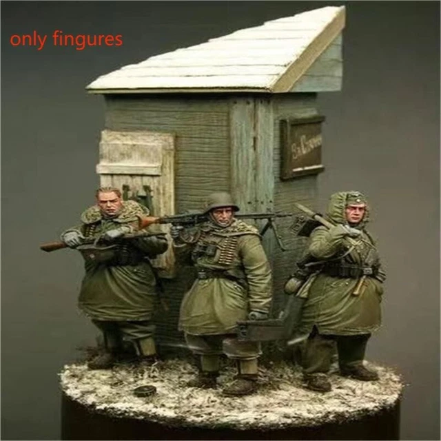 1/35 SCALE WWII German Soldiers Winter Scene Model Diorama Set ONLY 3 ...